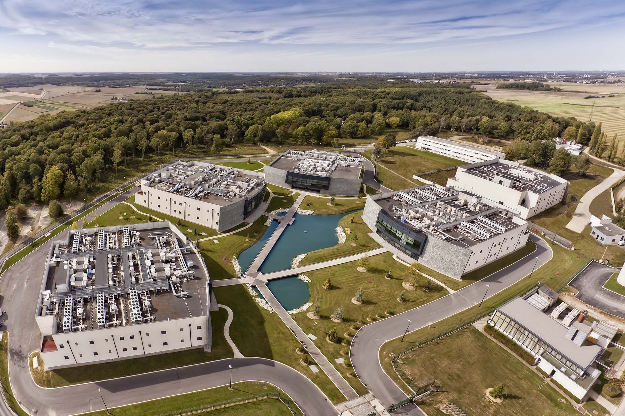 DATA4 - Smart Datacenters to Scale your Business | DATA4