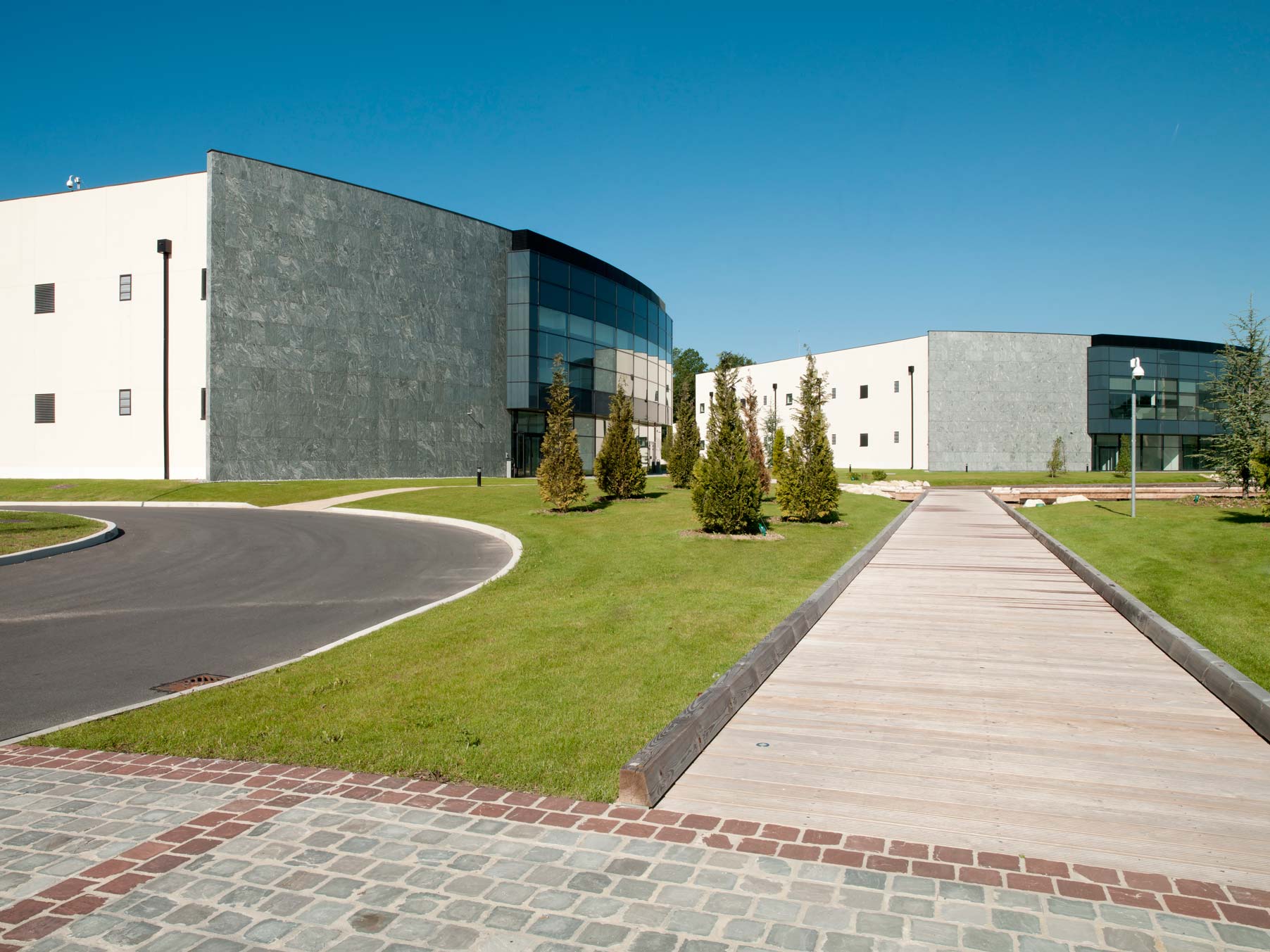 Data center in Paris, France - Data center colocation & hosting | DATA4